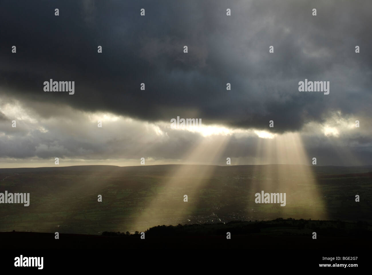 Sun ray beams hi-res stock photography and images - Alamy