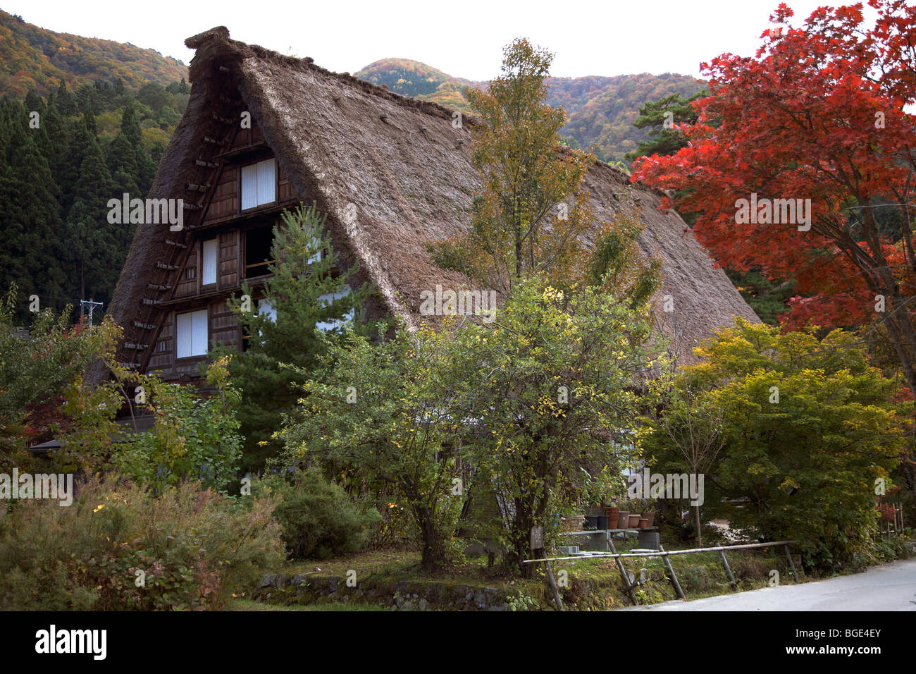 Thatched farmhouse hi-res stock photography and images - Alamy