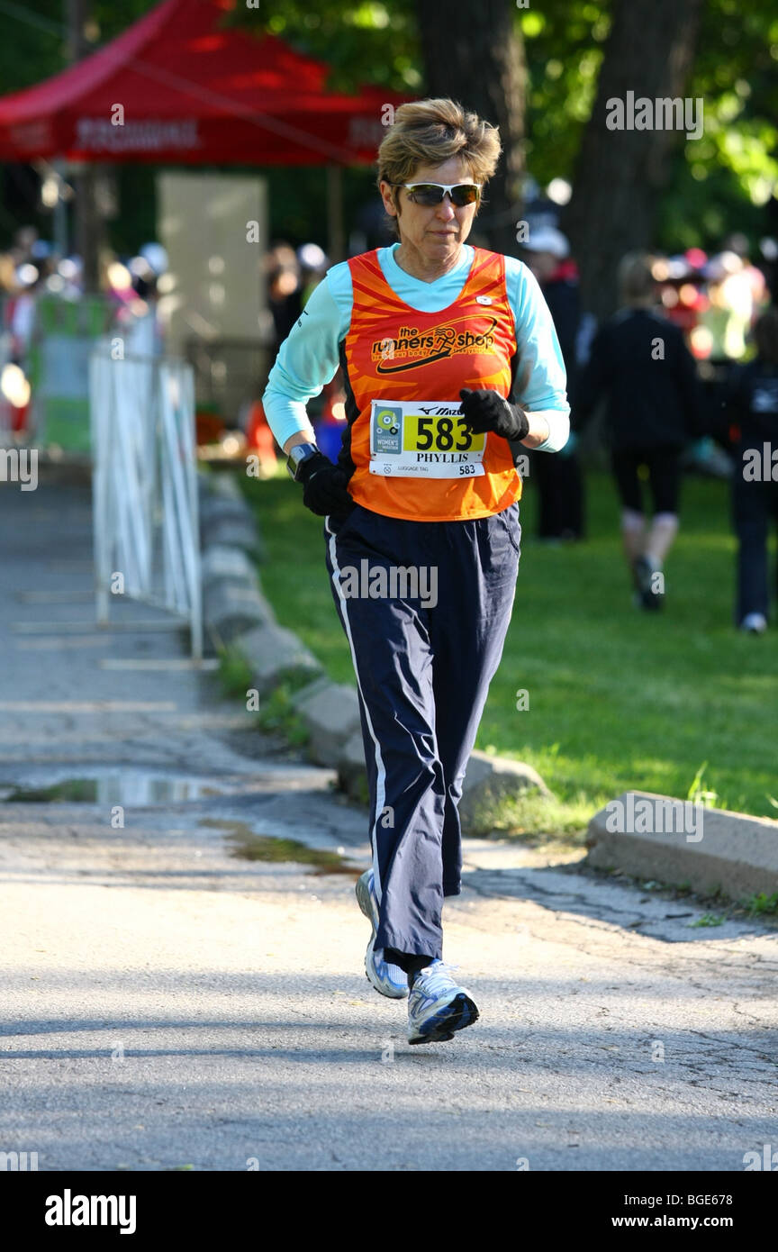 Female marathon runner hi-res stock photography and images - Alamy