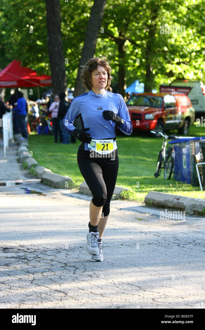 Female marathon runner hi-res stock photography and images - Alamy
