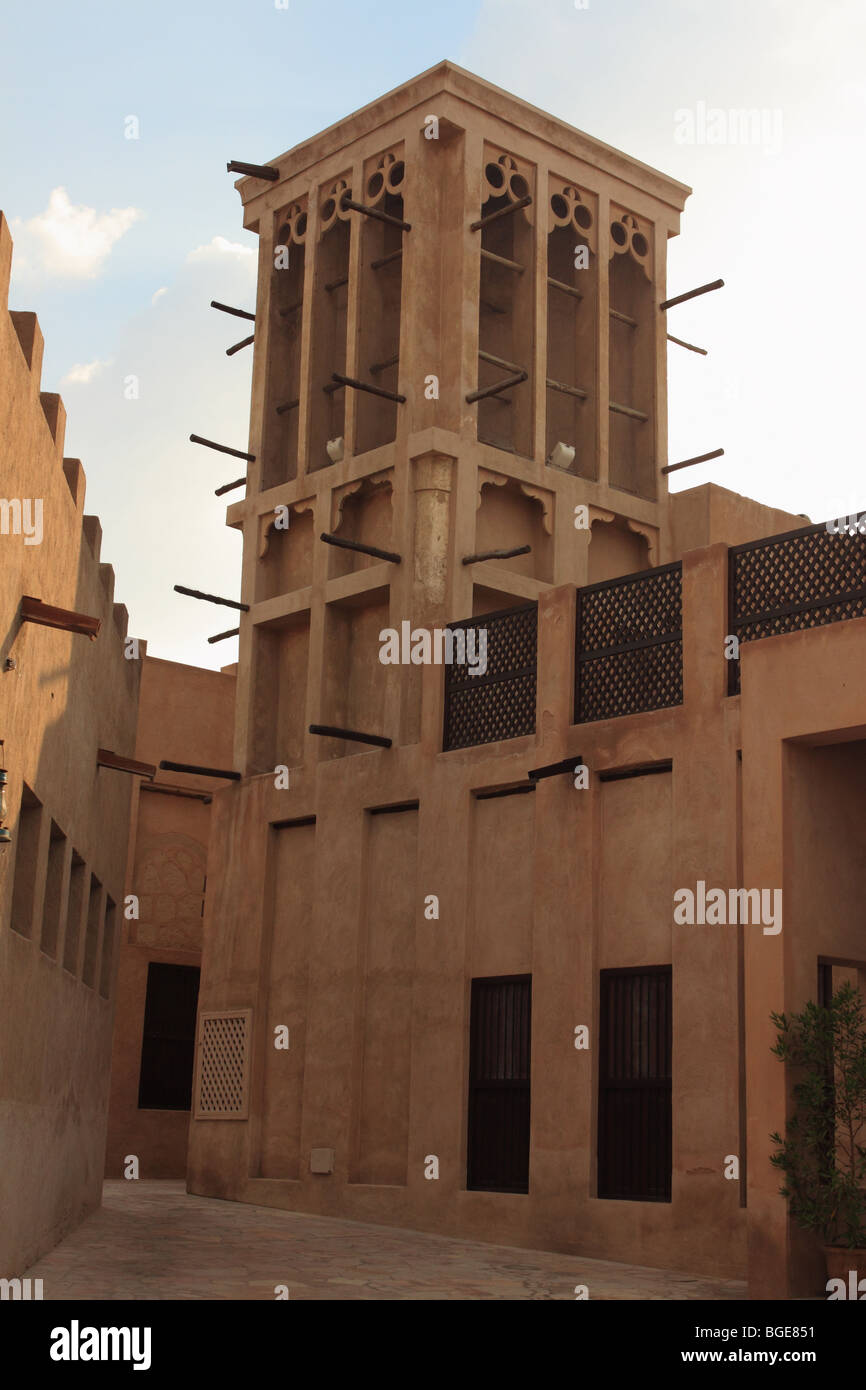 Windtower house in the Bastakiya district of Dubai Stock Photo - Alamy