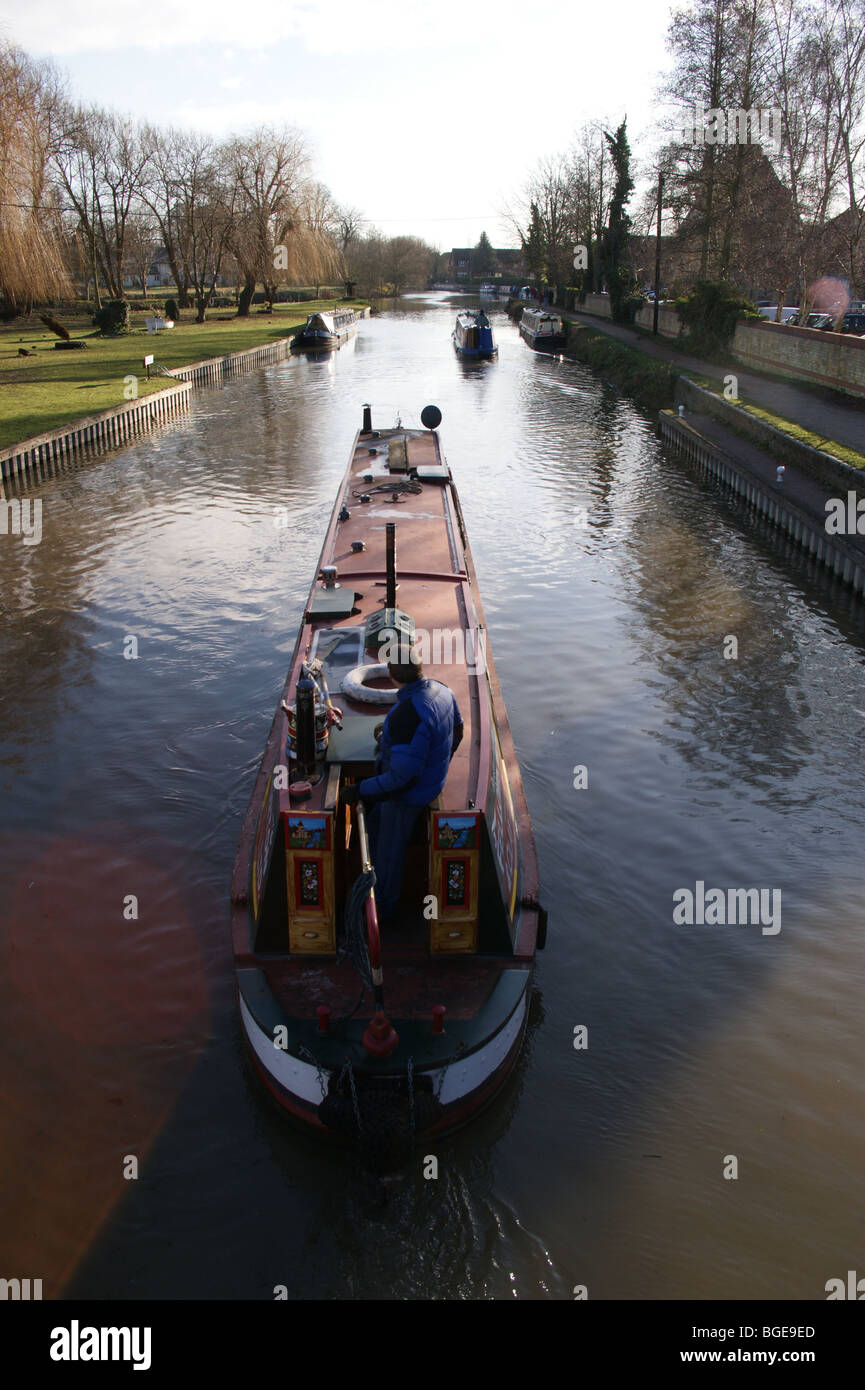 Lea river lock canal boats hi-res stock photography and images - Alamy