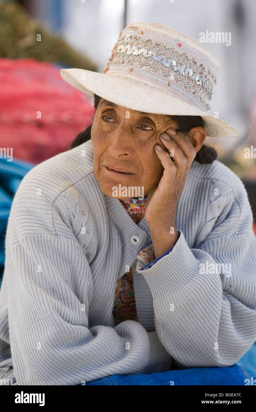 Peru woman sad hi-res stock photography and images - Alamy