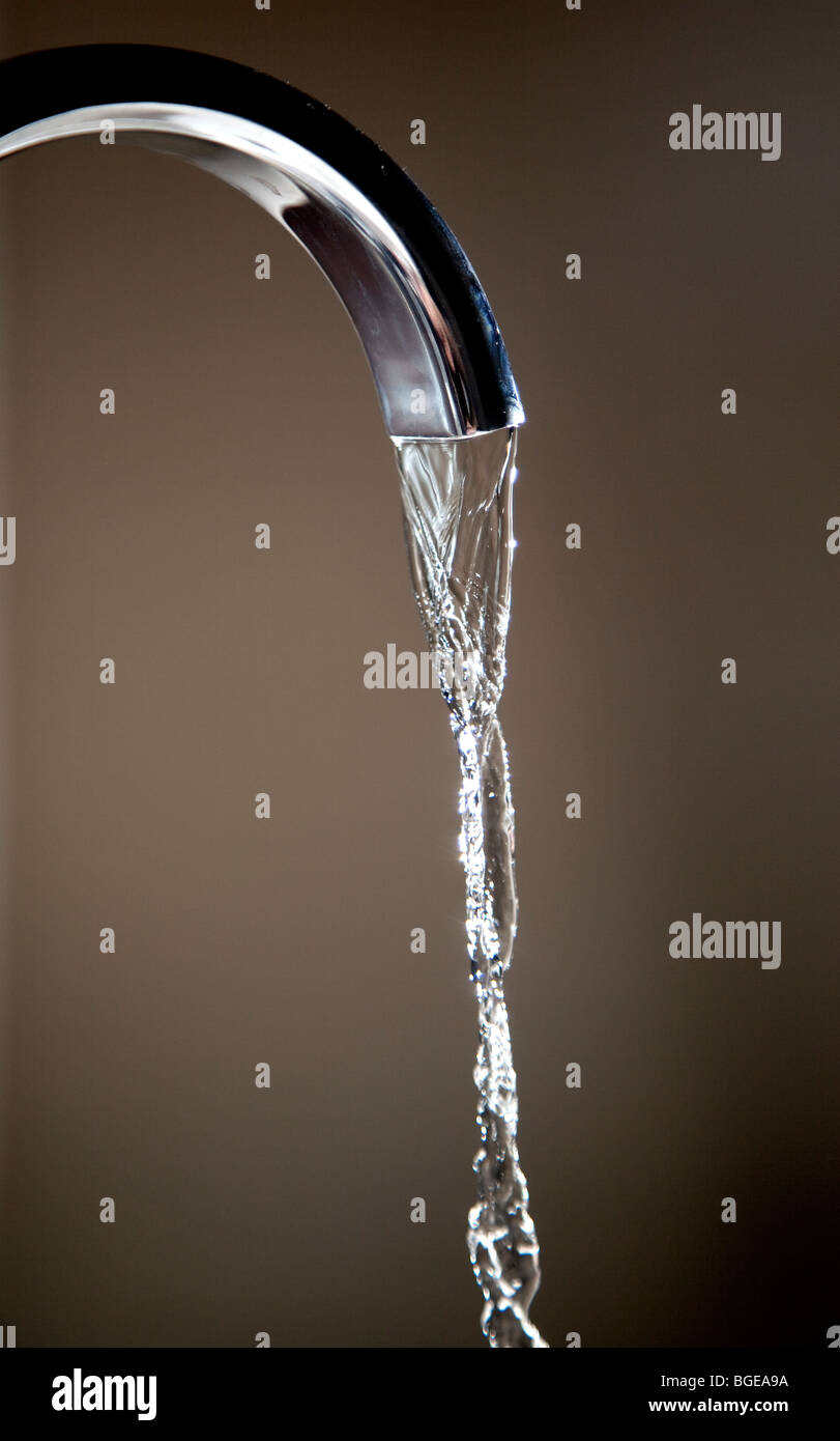 Running tap water drinking hi-res stock photography and images - Alamy