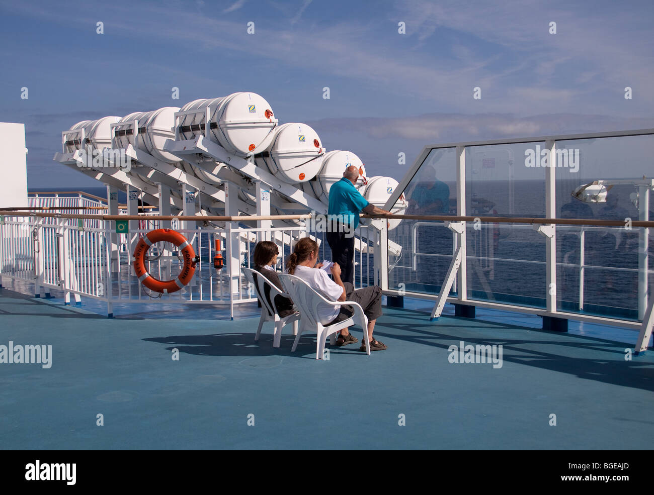 People boat journeys hi-res stock photography and images - Alamy