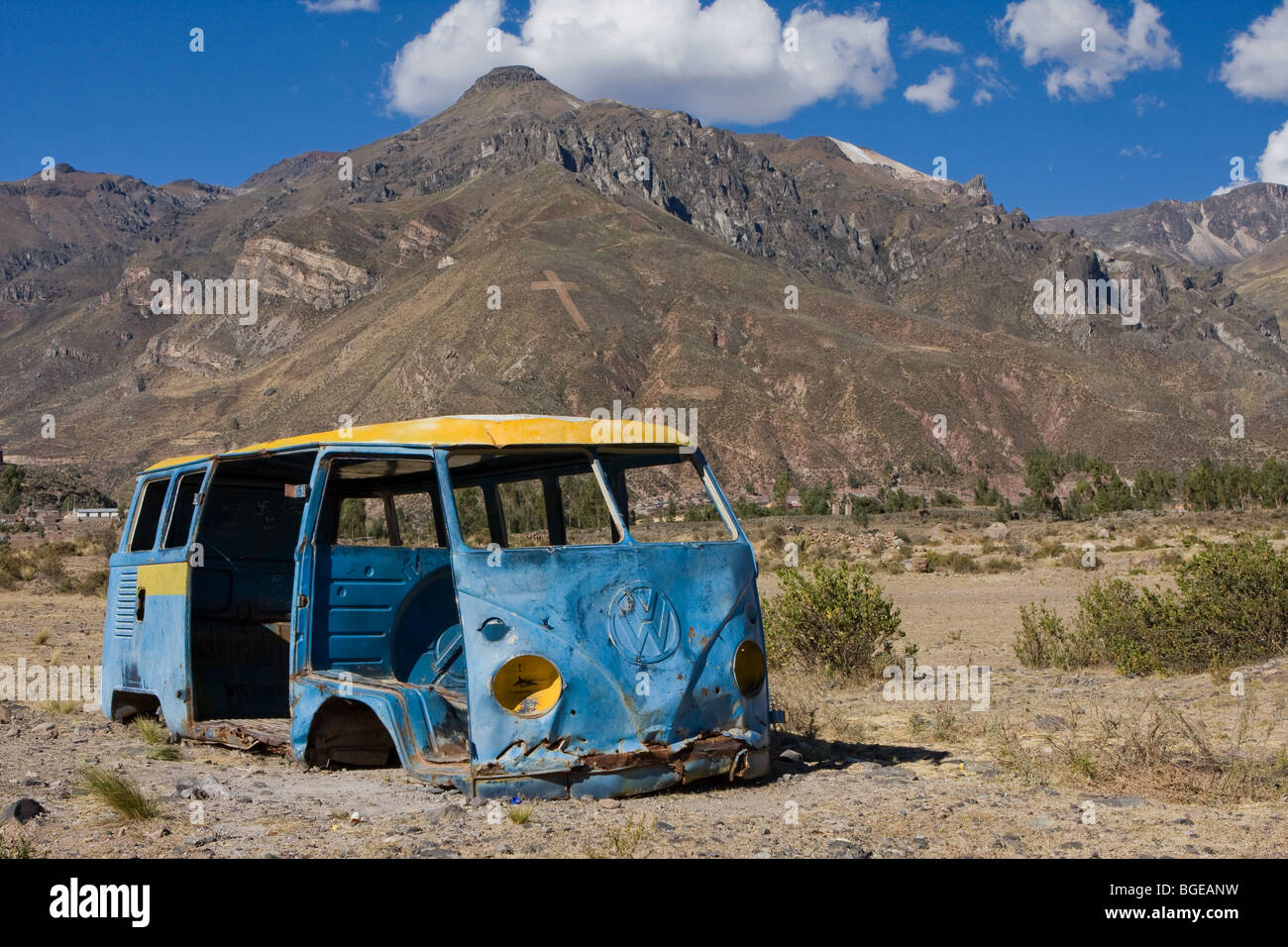Bus wreck hi-res stock photography and images - Alamy