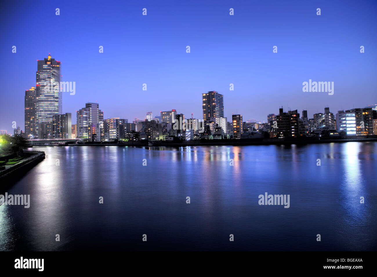 Tokyo view office hi-res stock photography and images - Alamy