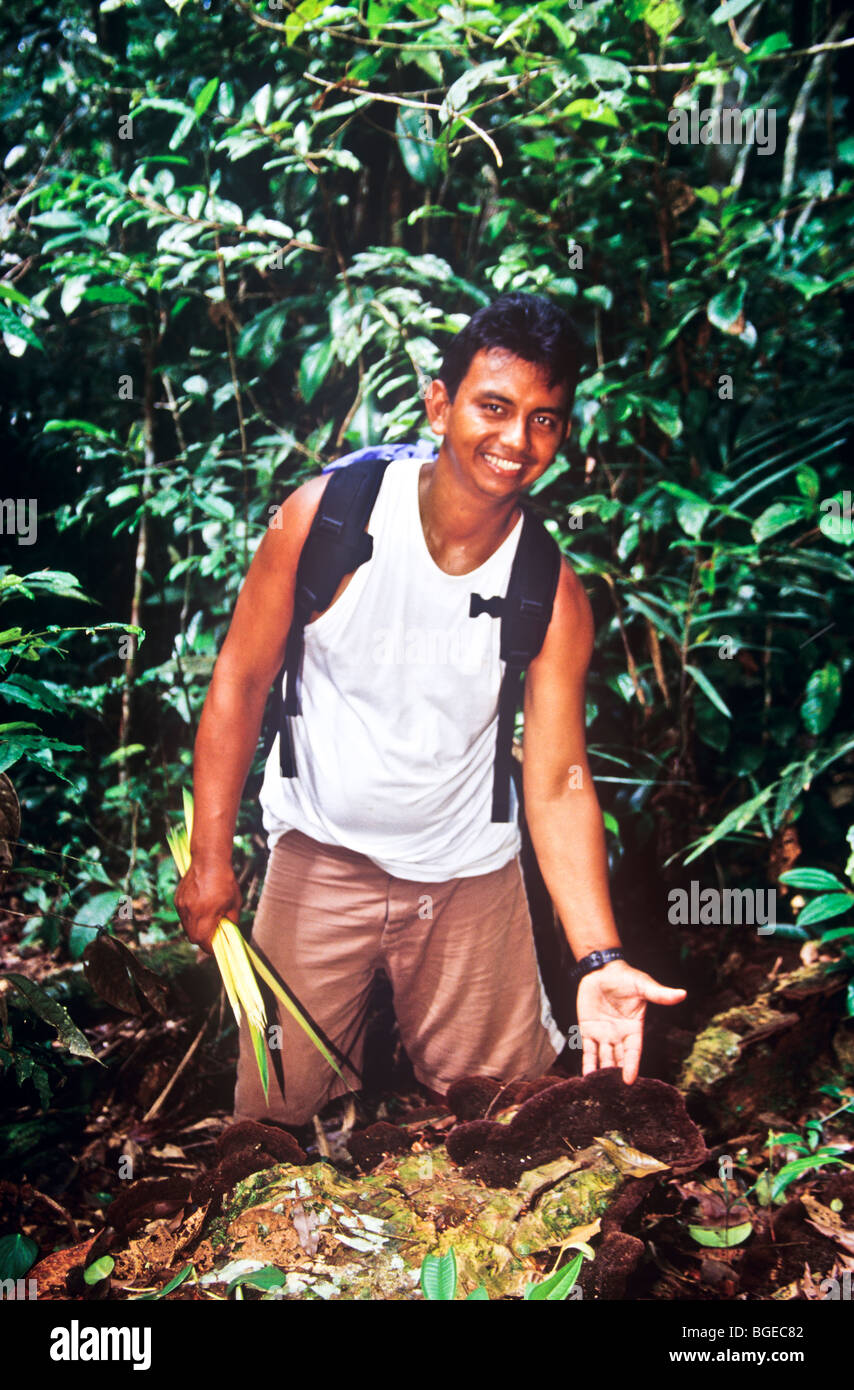 Amazon tour guide hi-res stock photography and images - Alamy