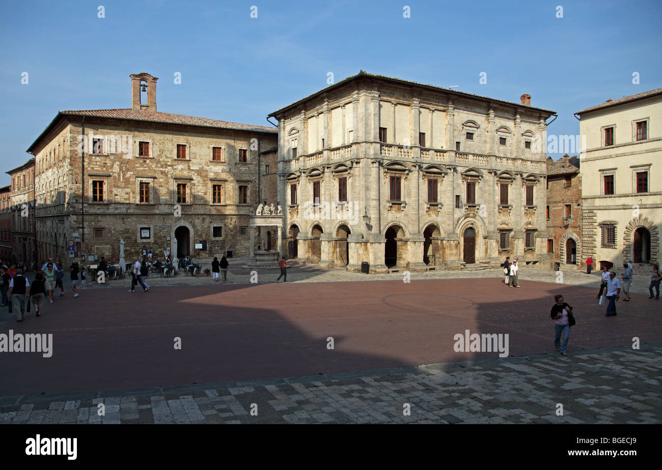 Piazza Grande at Montepulciano Stock Photo - Alamy