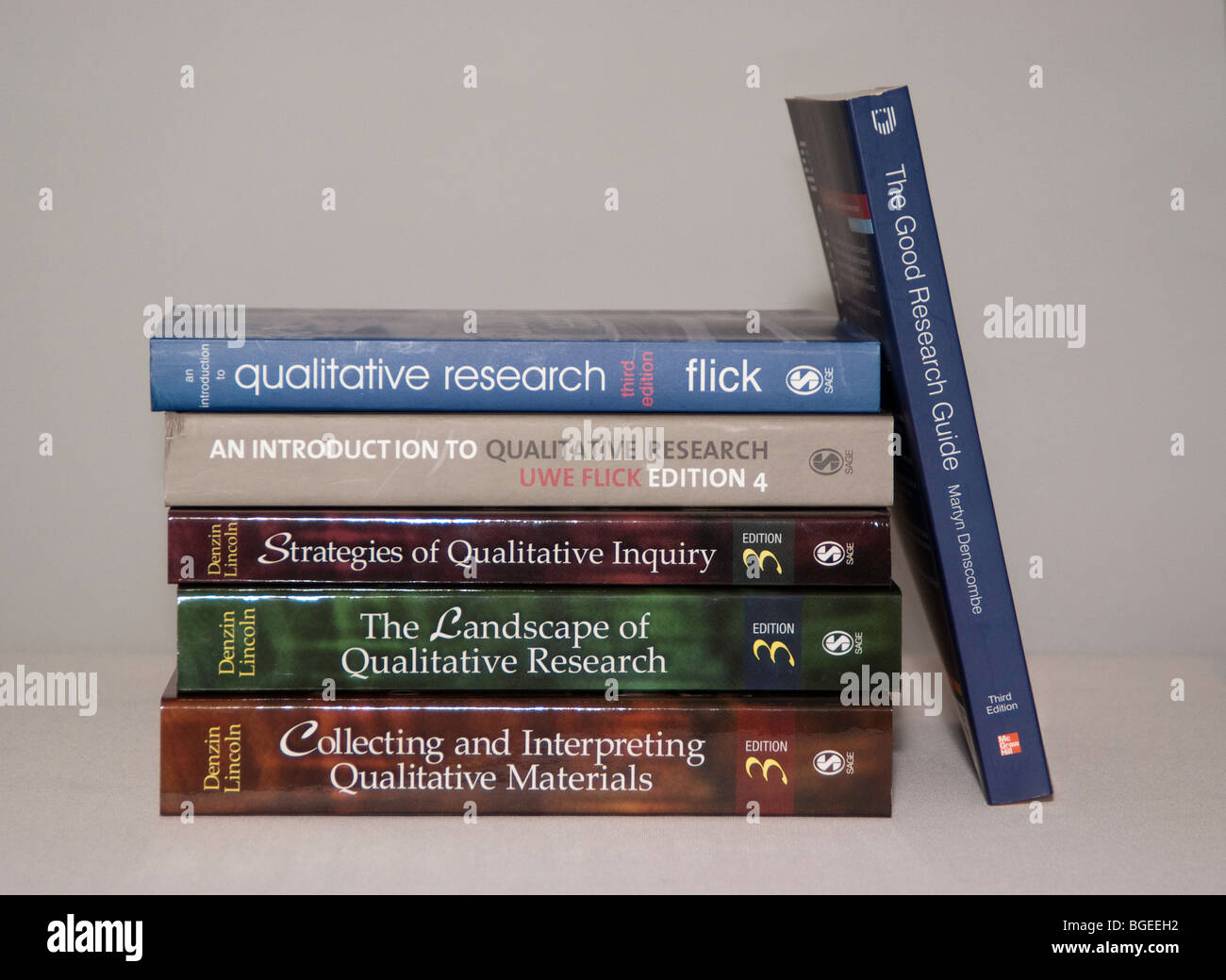 University textbooks hi-res stock photography and images - Alamy