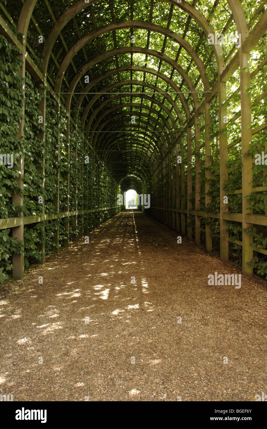 Arched pergola hi-res stock photography and images - Alamy