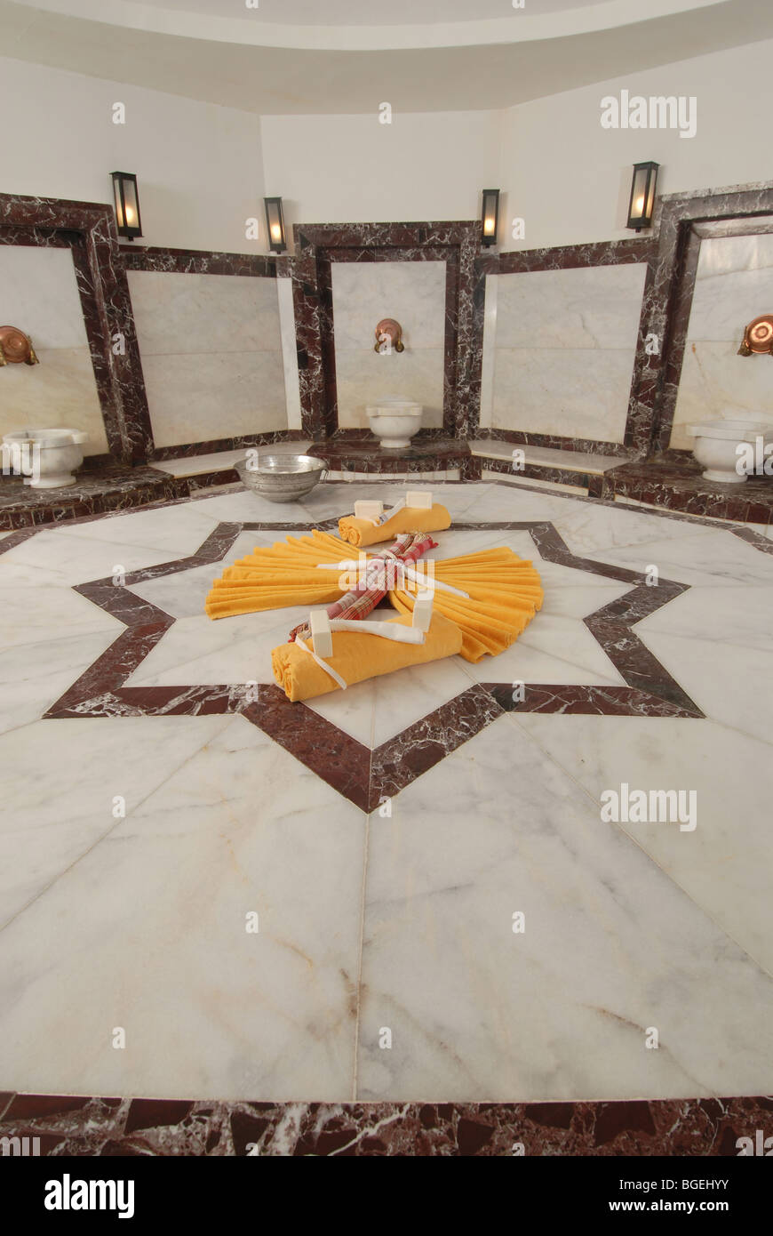 Traditional bath hi-res stock photography and images - Alamy