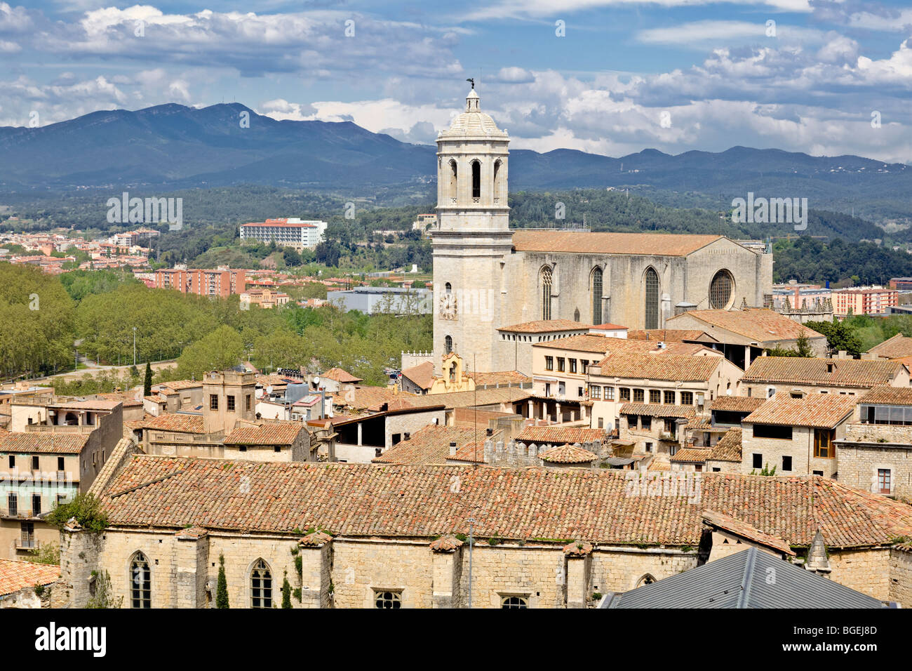 Overview facade hi-res stock photography and images - Alamy
