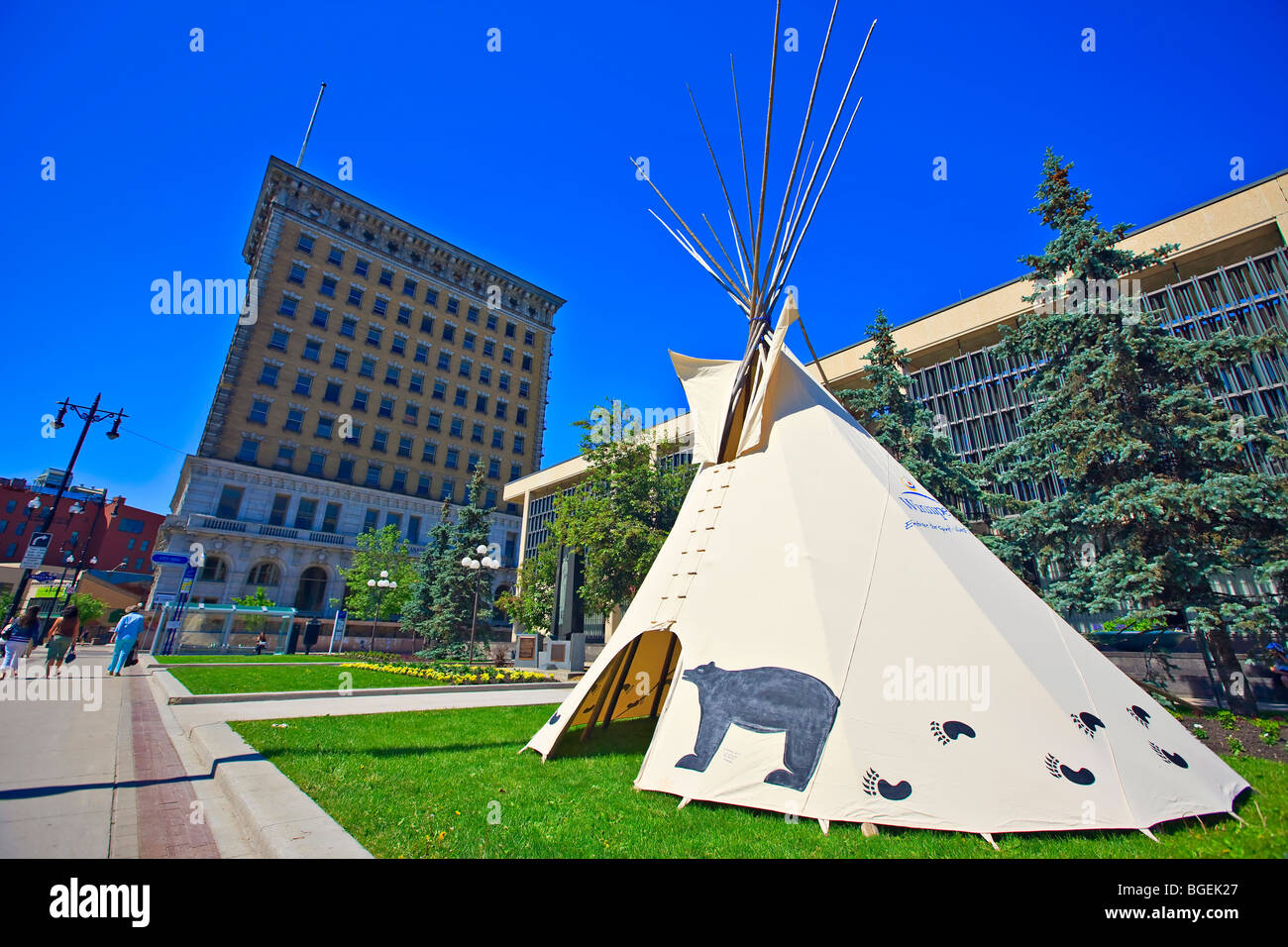 Native canadian teepee hi-res stock photography and images - Alamy
