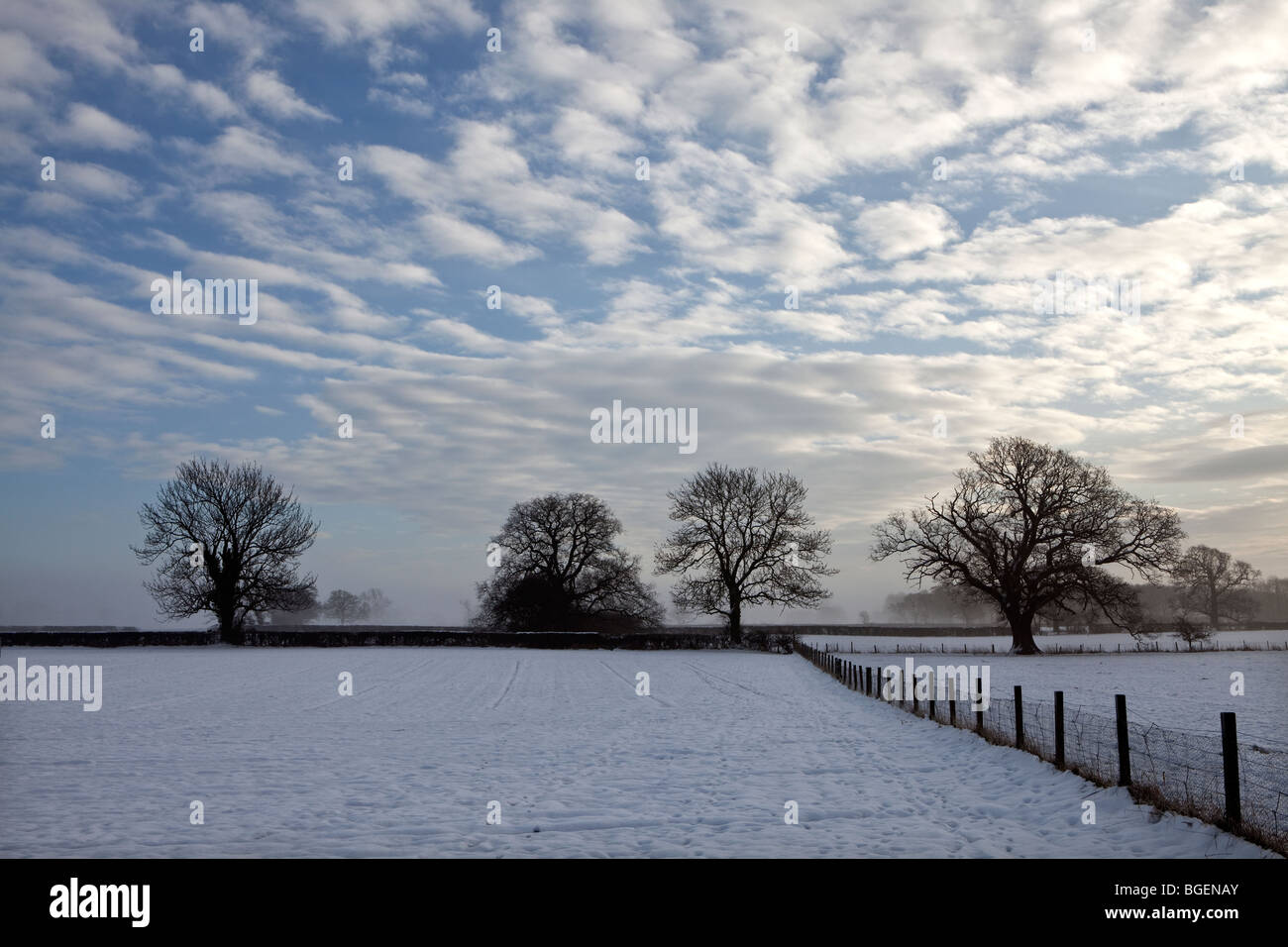 Mist and snow north yorkshire hi-res stock photography and images - Alamy