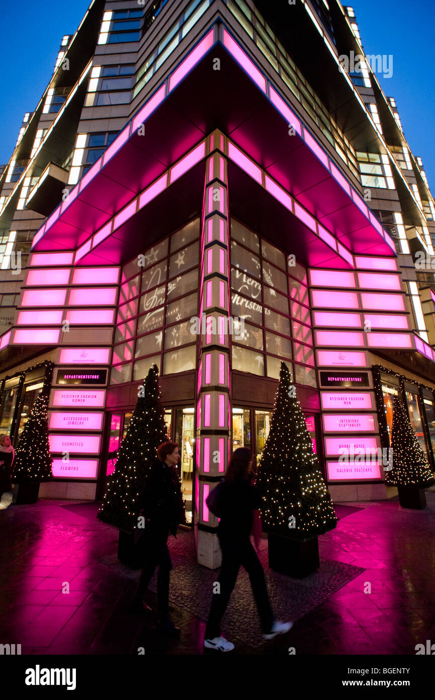 Outside view of shopping mall hi-res stock photography and images - Alamy