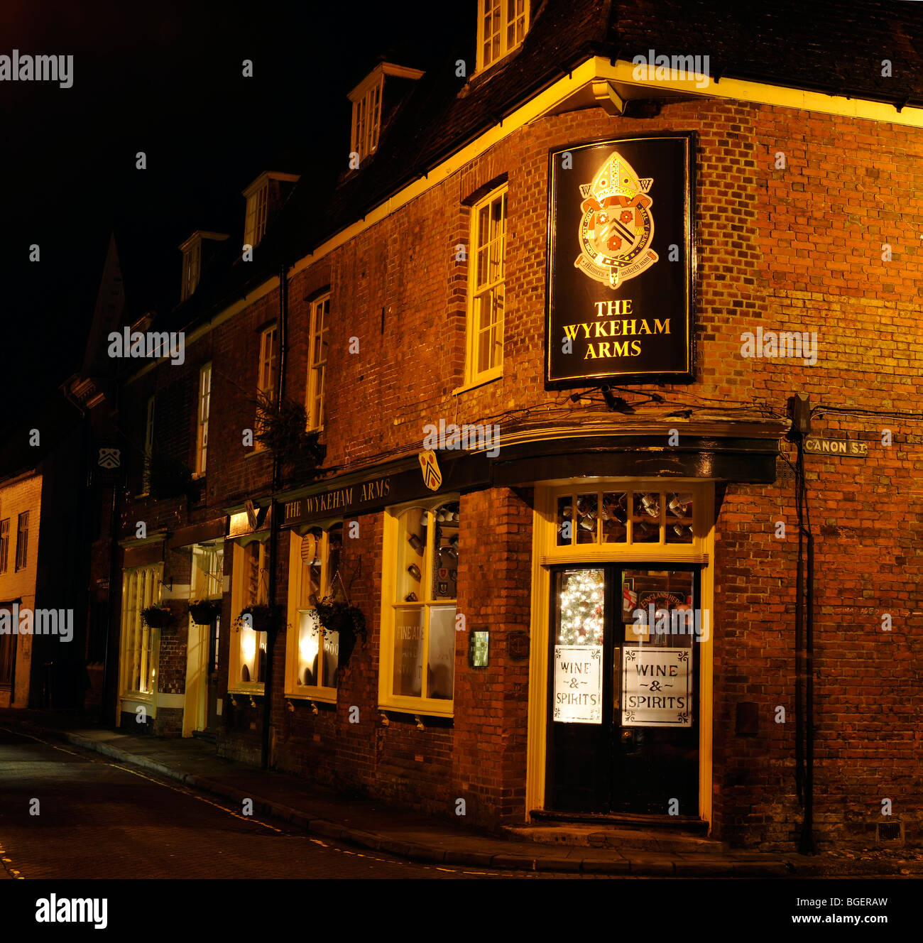 Pub Winchester England Stock Photos & Pub Winchester England Stock ...