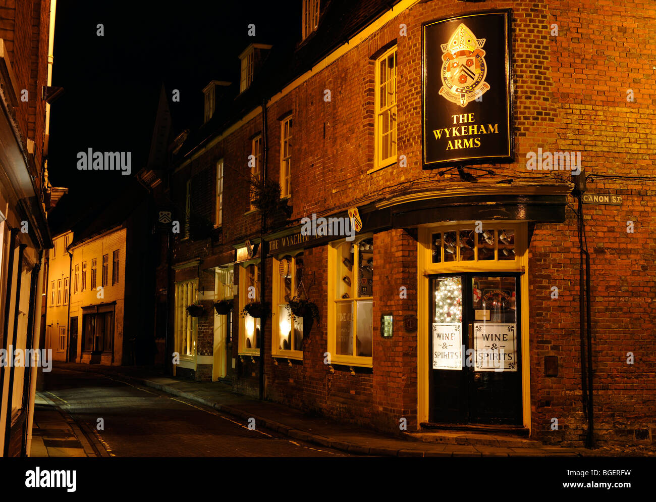 Pub Winchester England Stock Photos & Pub Winchester England Stock ...
