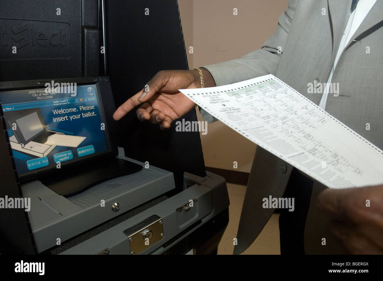 Dominion voting tabulator machine hi-res stock photography and images ...