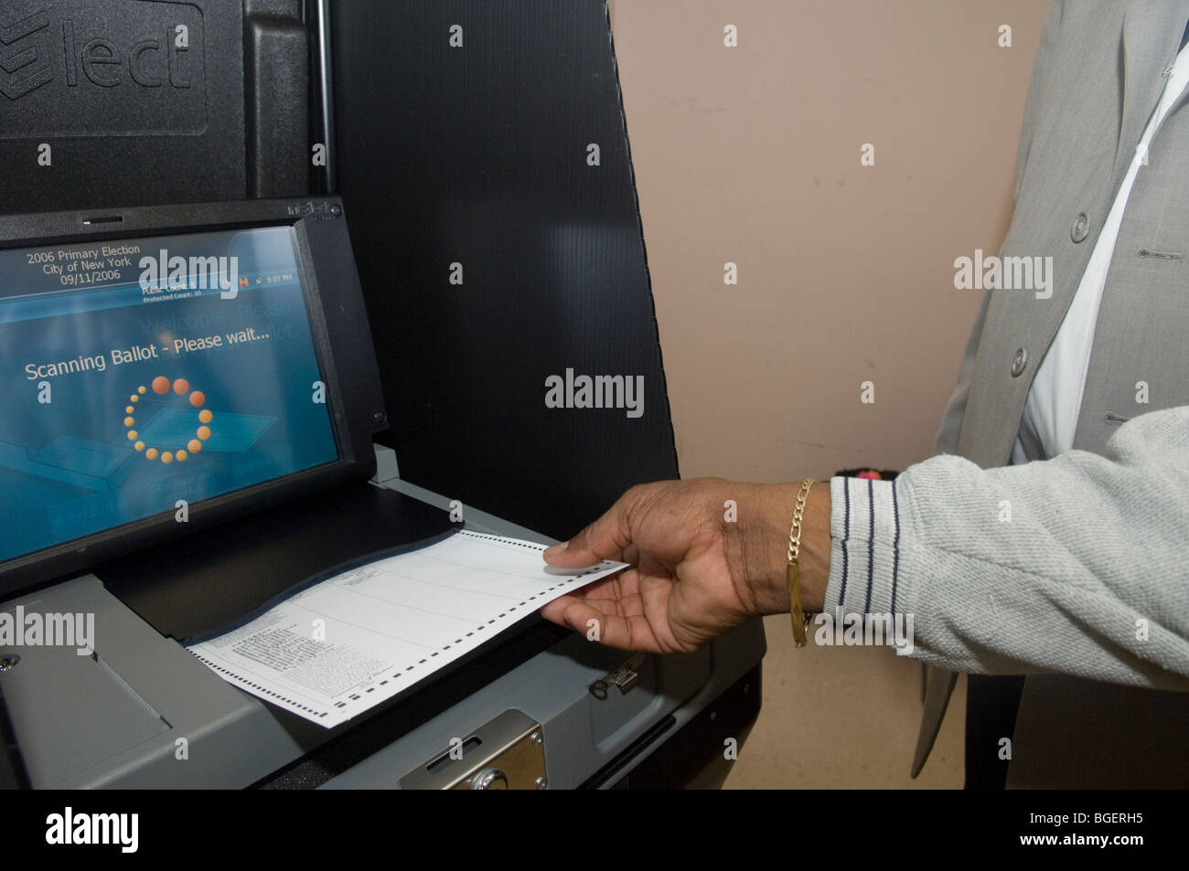 Dominion voting tabulator machine hi-res stock photography and images ...