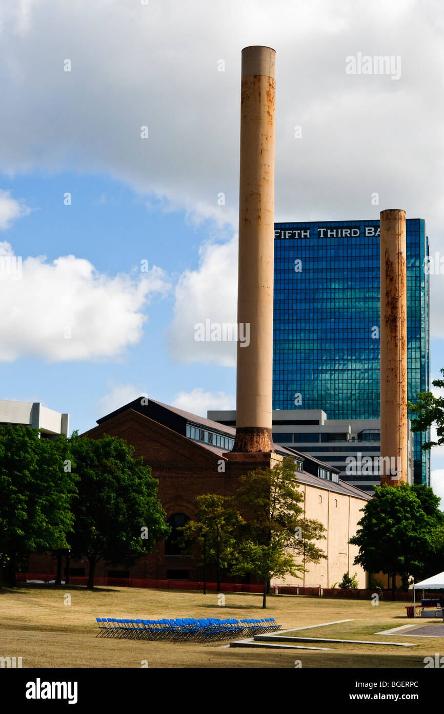 Historic Steam Plant and other sights along the downtown river front in ...