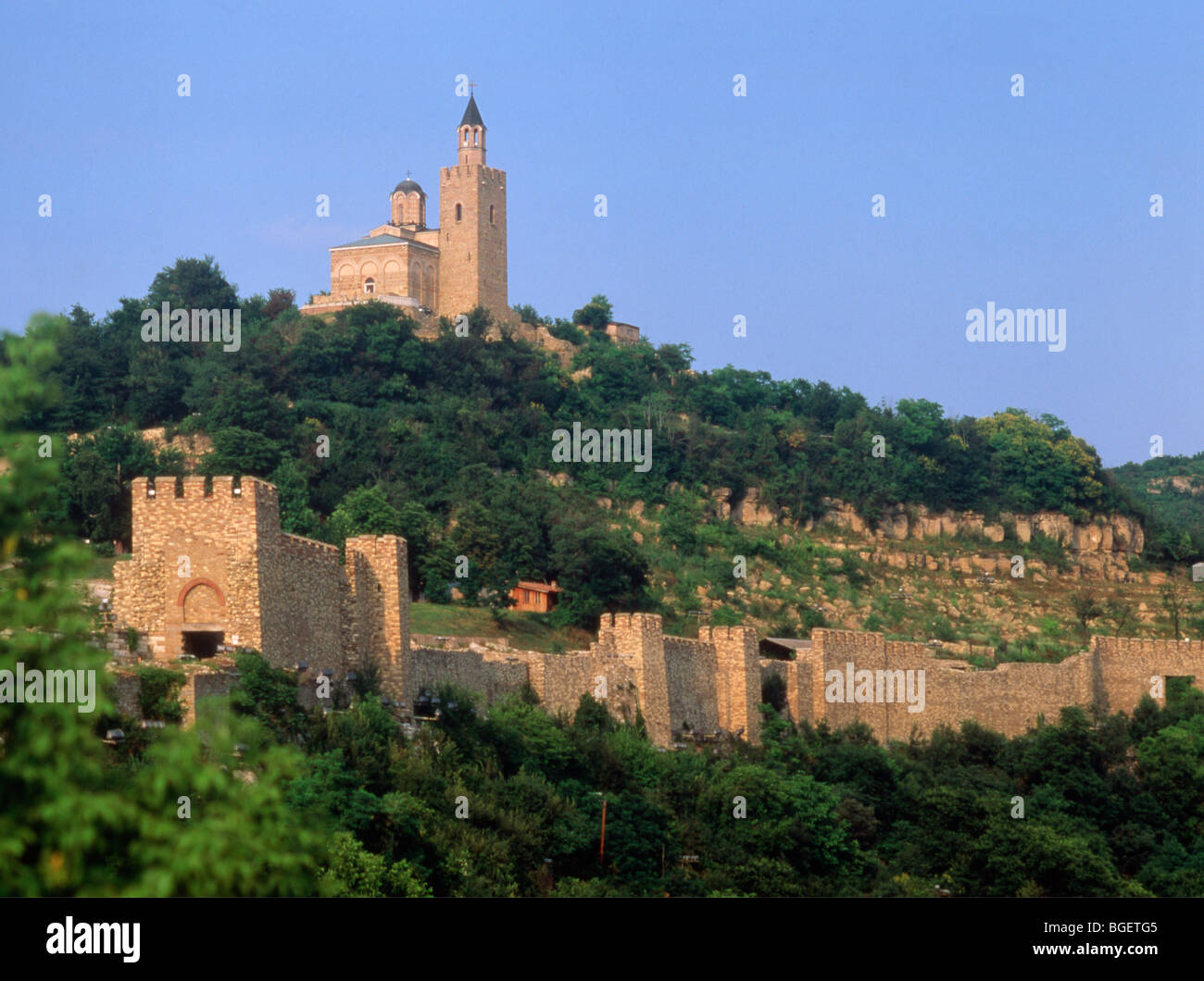 Bulgaria Veliko Turnovo Patriarch church & Tsarevets hill Stock Photo ...