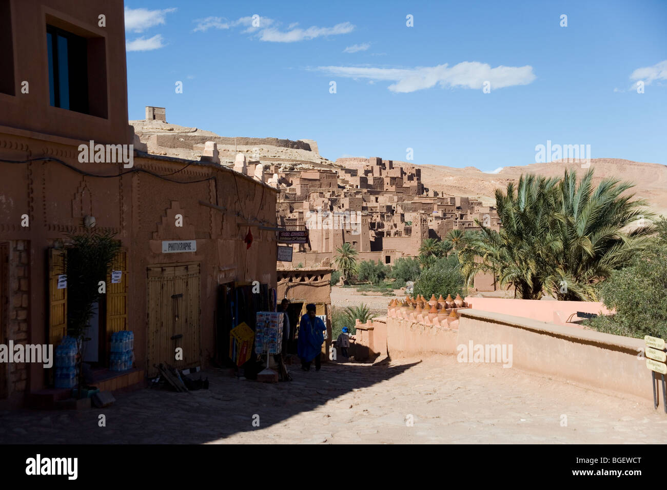 Entrance to Ait Benhaddou kasbah in the Zat Valley Atlas Mountains ...