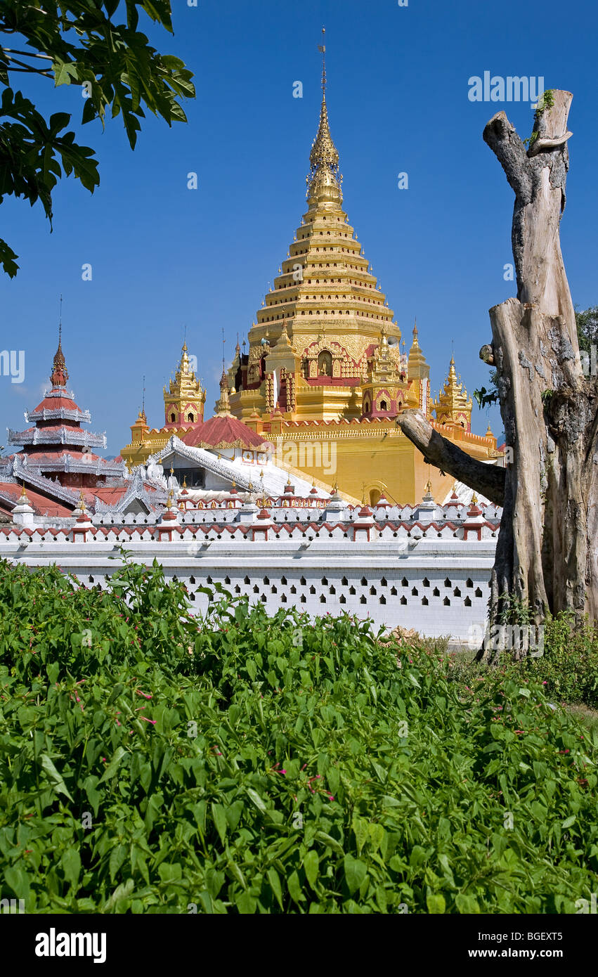 Buddhist shrine nyaungshwe inle hi-res stock photography and images - Alamy