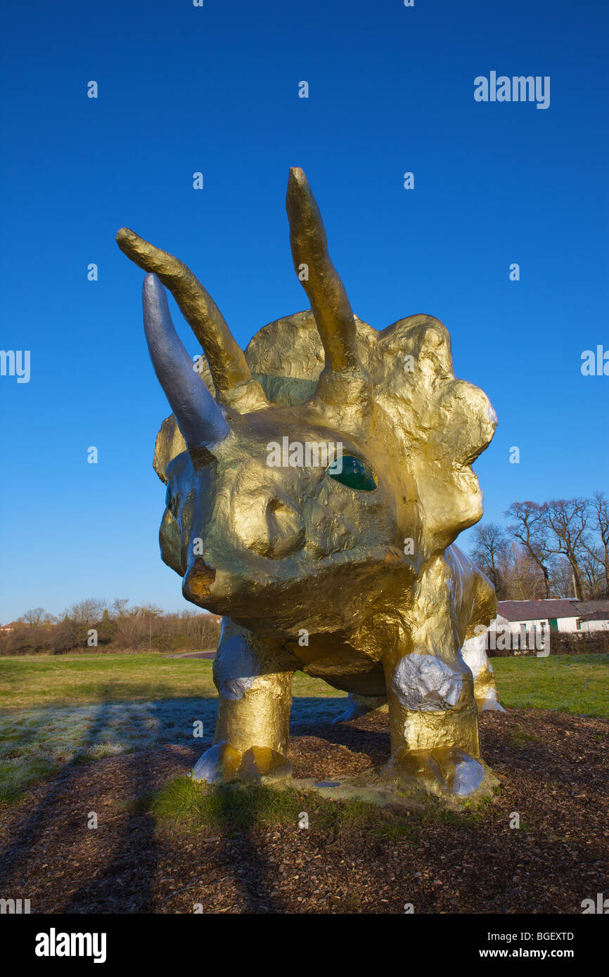 Concrete Triceratops dinosaur, Peartree Bridge, Milton Keynes ...