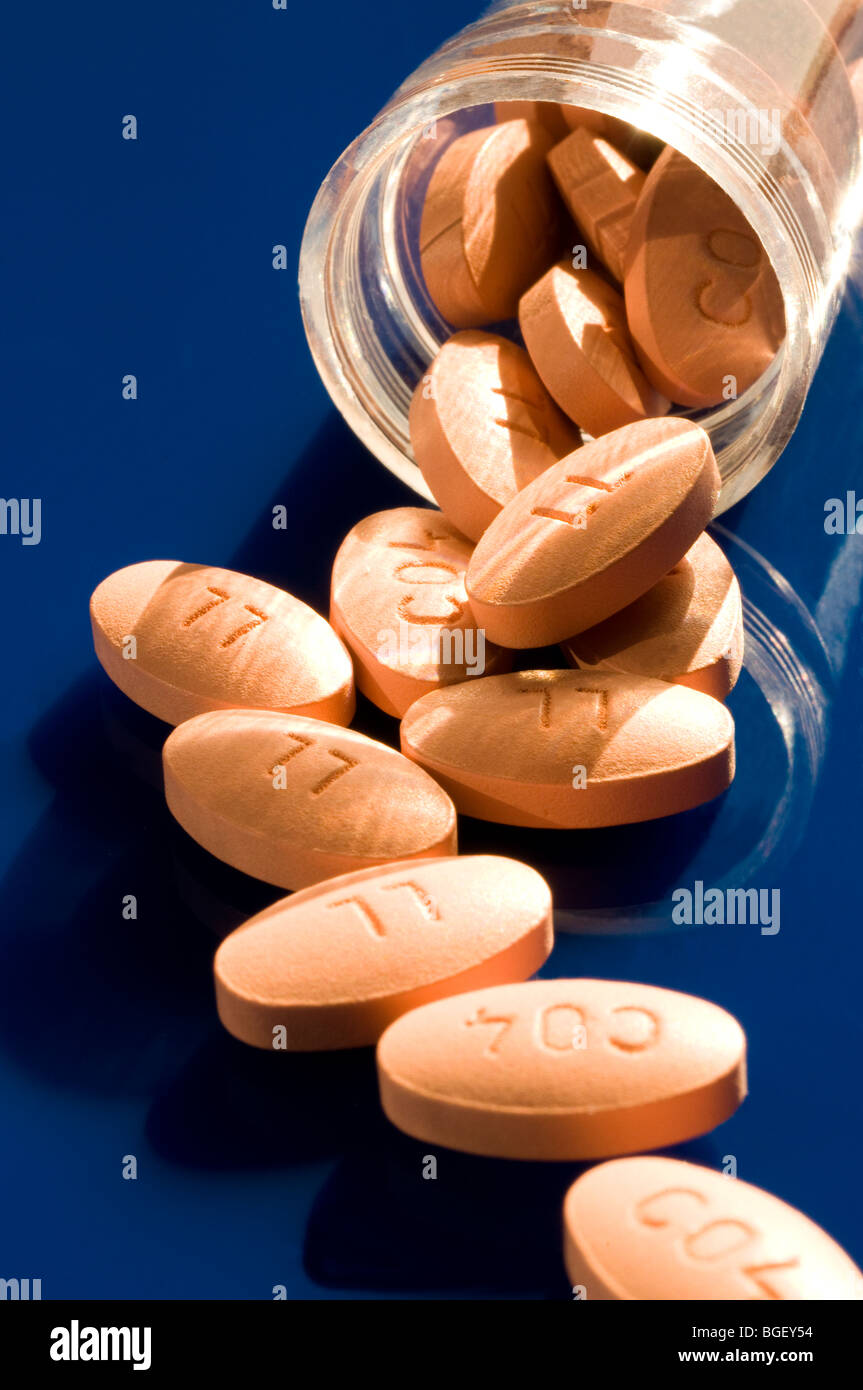 Meds container hi-res stock photography and images - Alamy