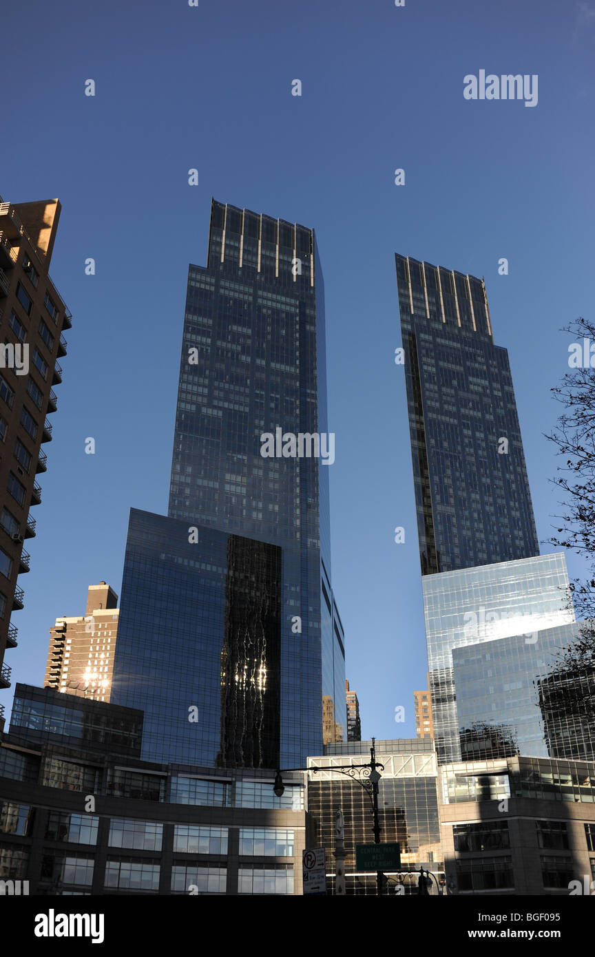 Time warner tower hi-res stock photography and images - Alamy