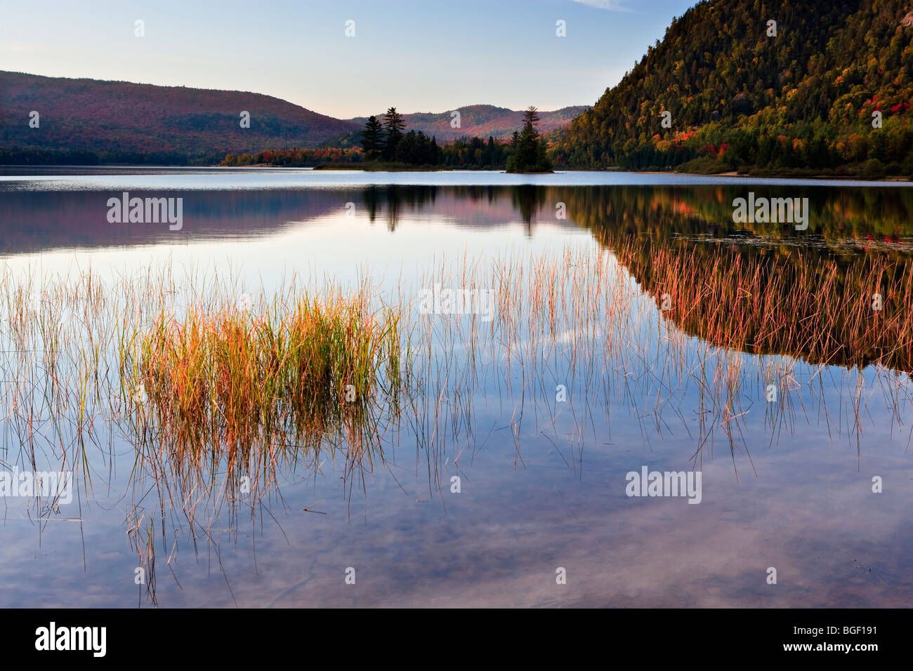 Lac Monroe in Parc national du Mont Tremblant, a Provincial Park of ...