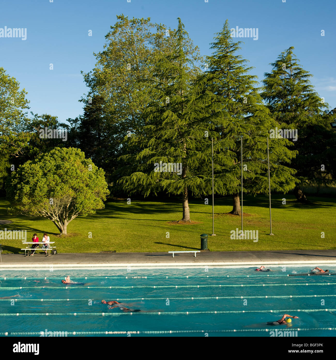 Cambridge outdoor swimming pool hi-res stock photography and images - Alamy