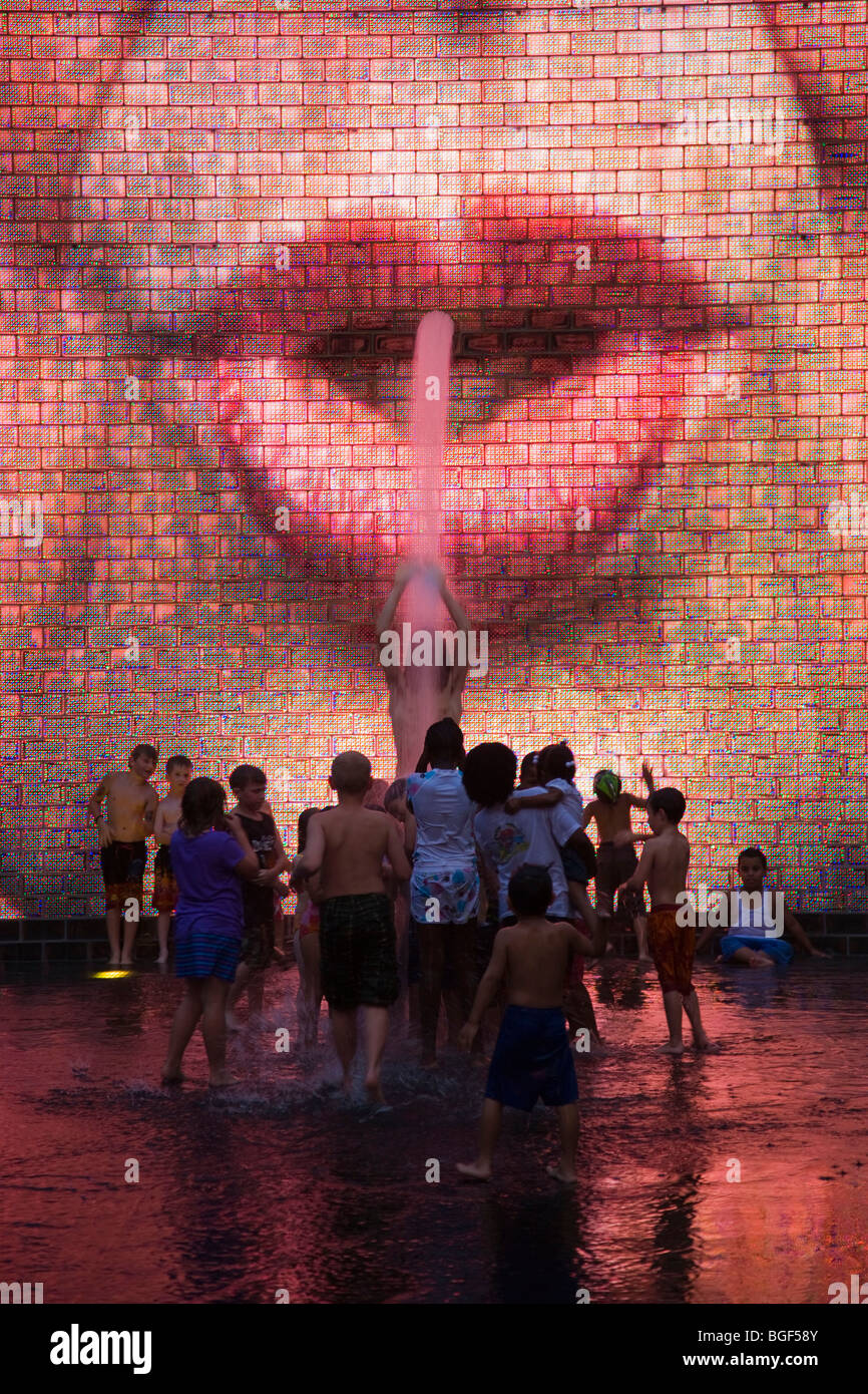 People getting wet at The Crown Fountain, Millenium Park, Chicago ...