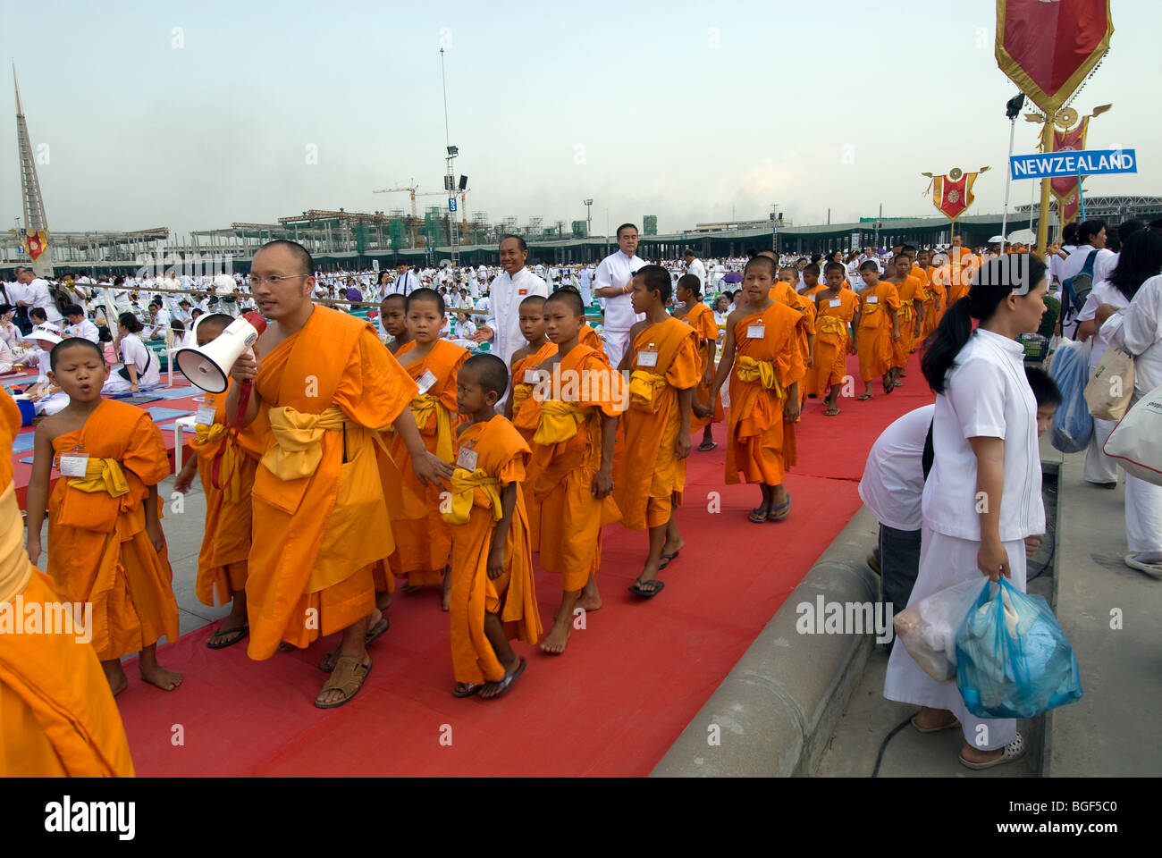 Wat Phra Dhammakaya. Pathum Thani. Bangkok. Thailand Stock Photo - Alamy