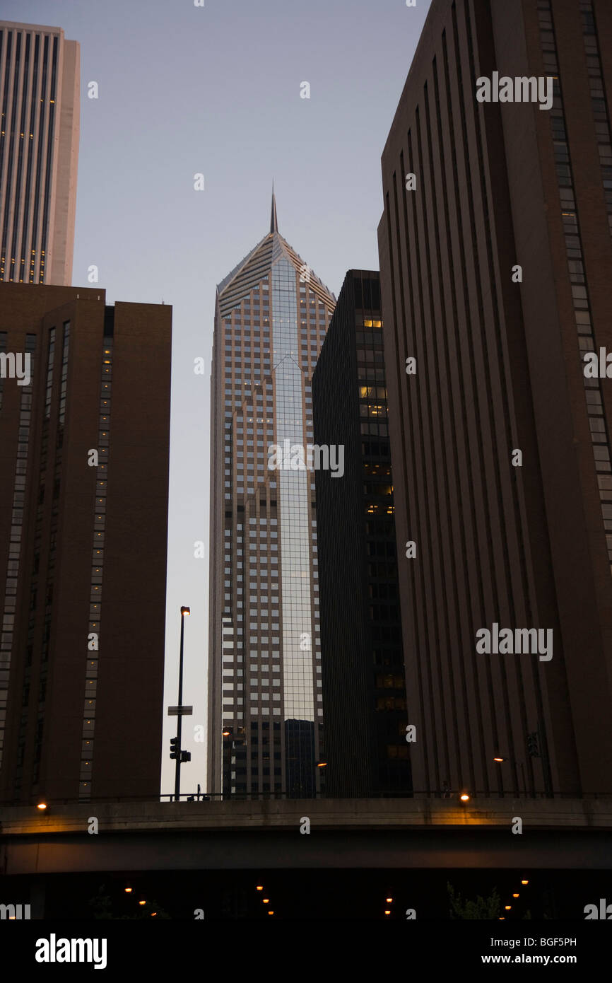 Two Prudential Plaza building among other buildings, Chicago, Illinois ...