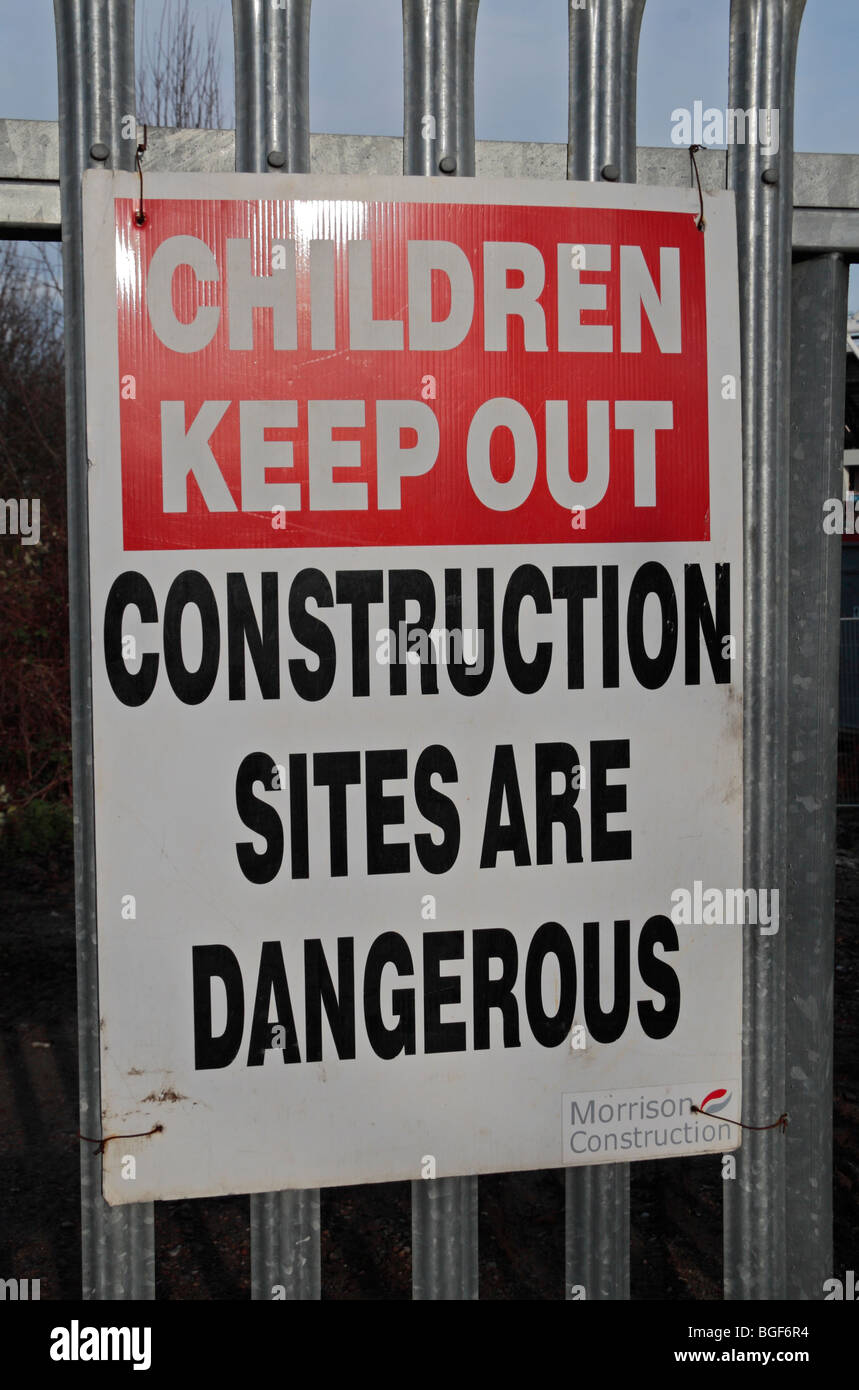 Children keep out warning sign hi-res stock photography and images - Alamy