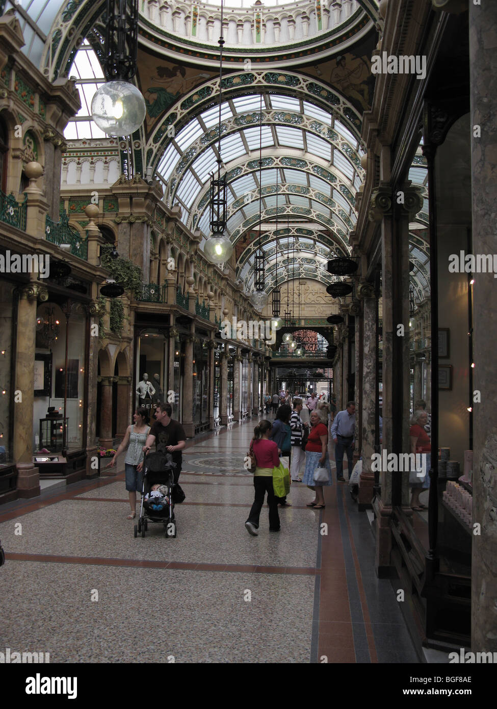 Cross arcade leeds hi-res stock photography and images - Alamy