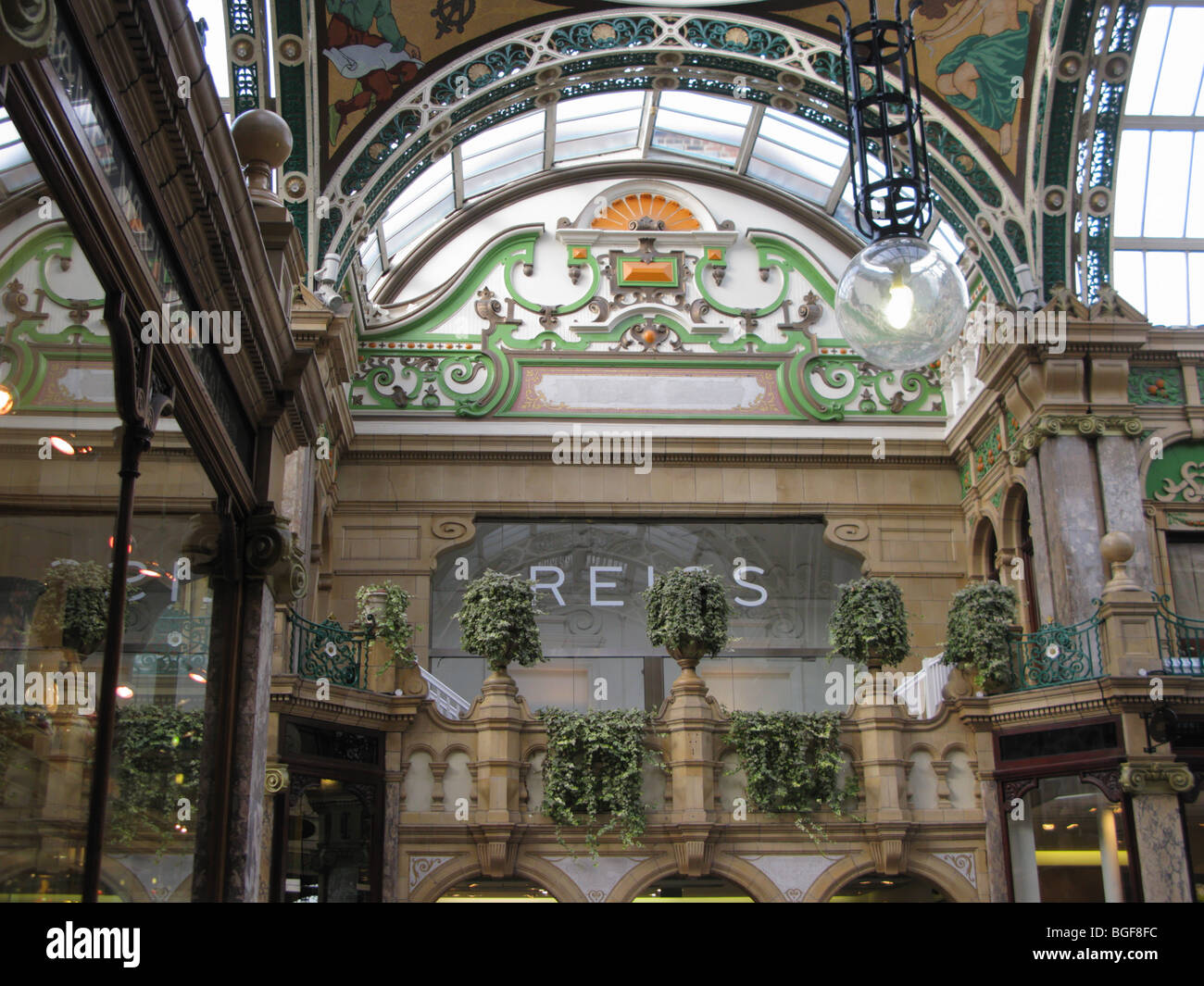 Victorian shop interior hi-res stock photography and images - Alamy