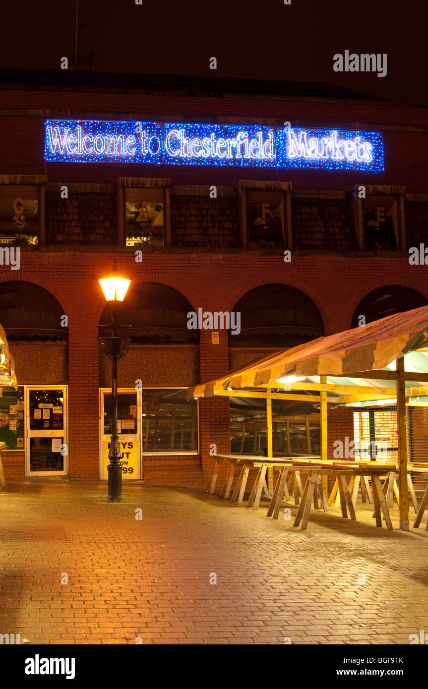 Chesterfield town christmas lights night hi-res stock photography and ...