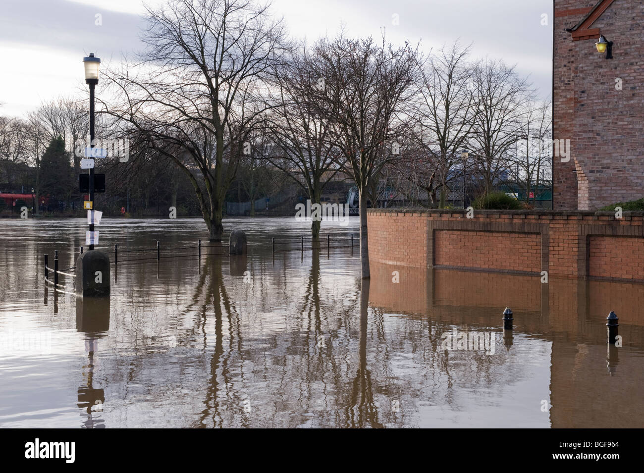 River Ouse burst its banks after heavy rain (riverside path submerged ...