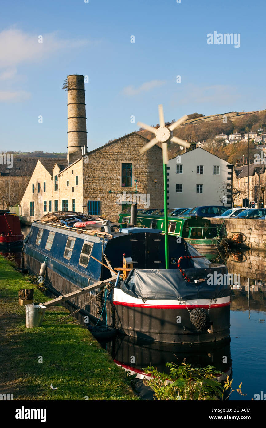 The Rochdale Canal, Hebden Bridge, Halifax, Yorkshire Stock Photo - Alamy