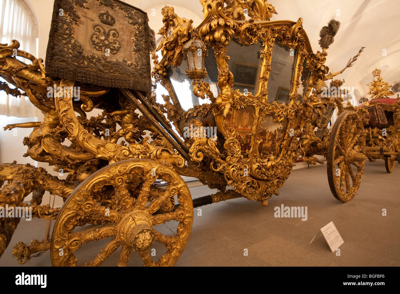Royal carriage hi-res stock photography and images - Alamy