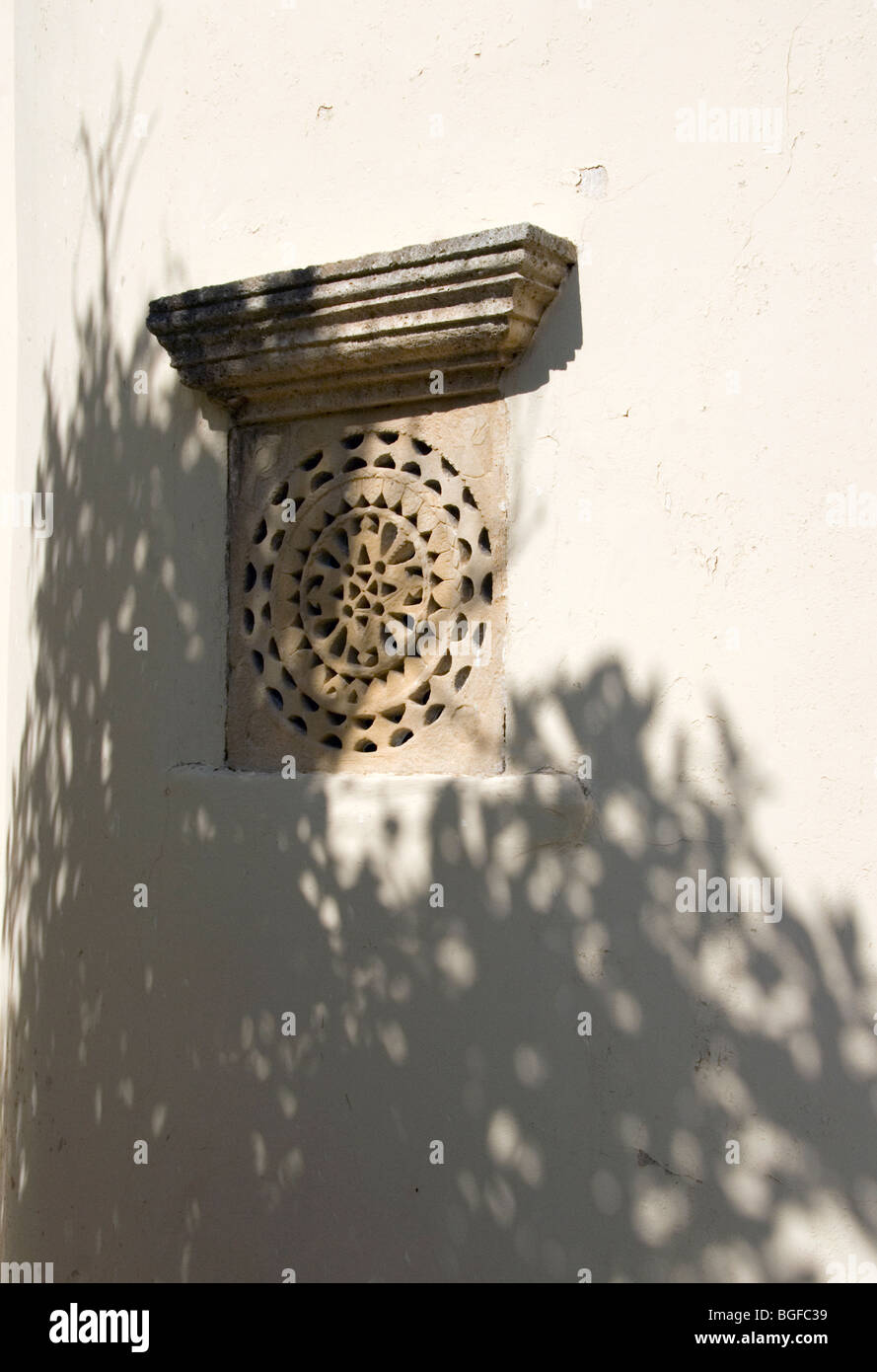 Vertical ventilation hi-res stock photography and images - Alamy
