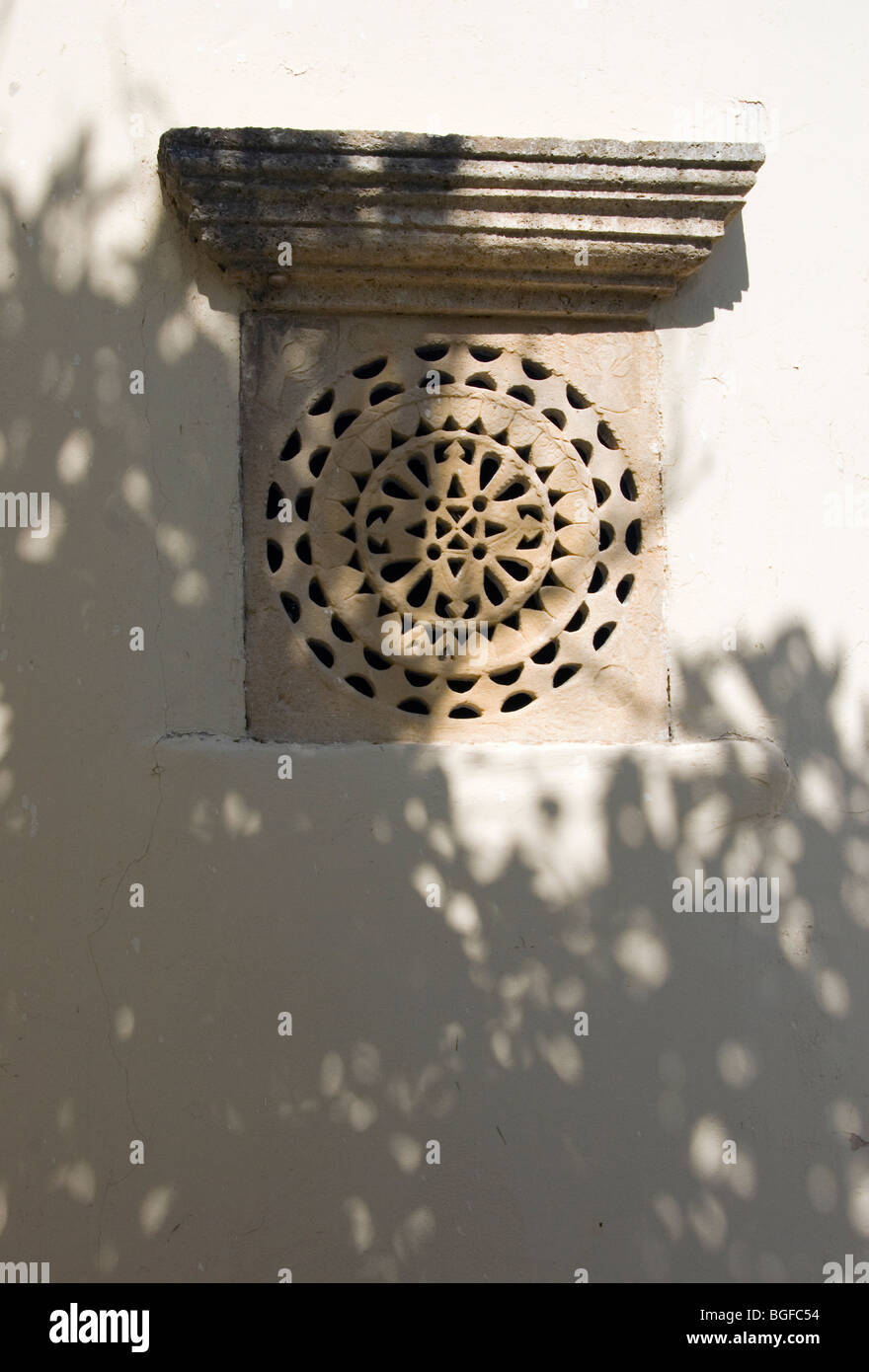 Vertical ventilation hi-res stock photography and images - Alamy
