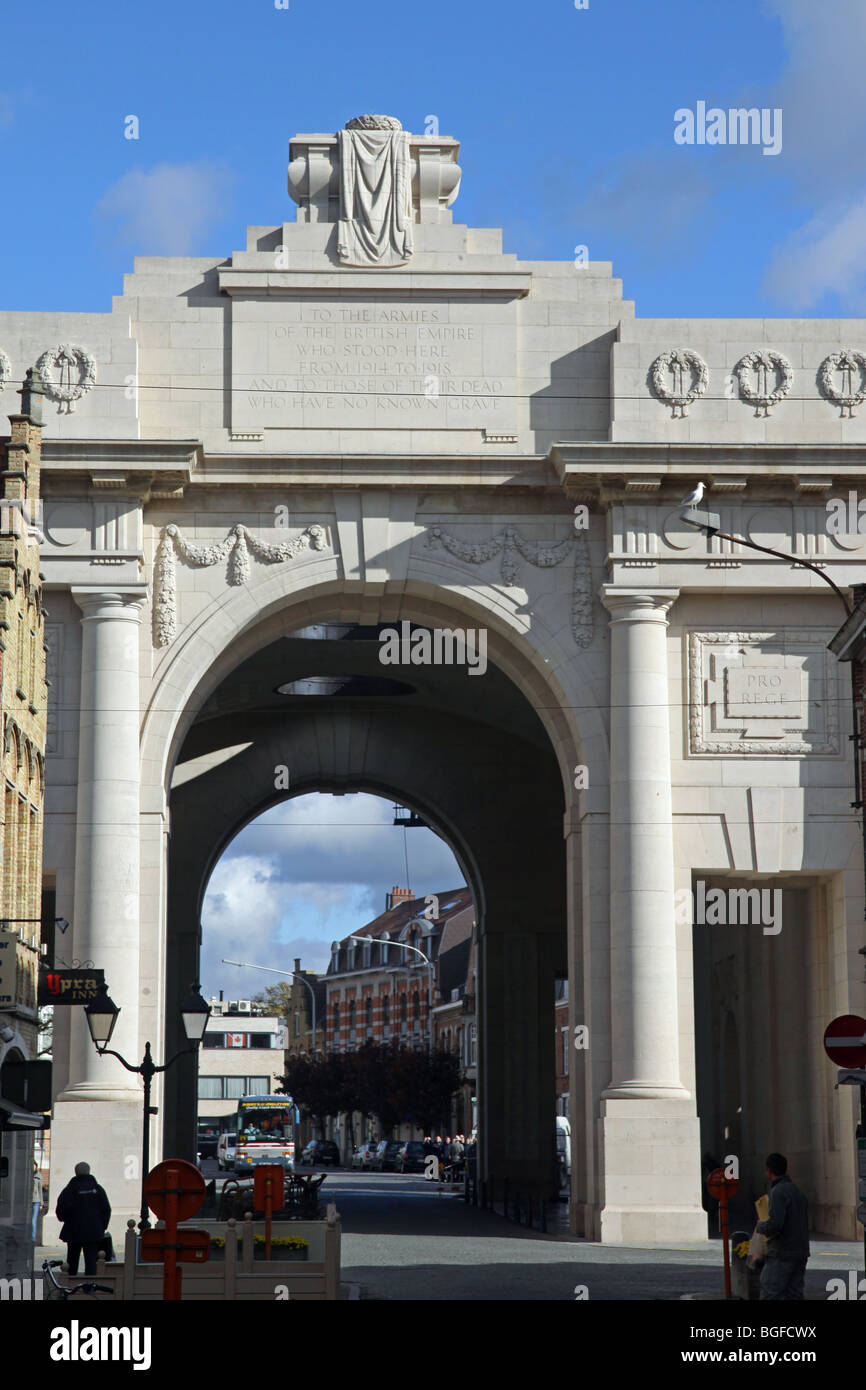 Menin gate in sun hi-res stock photography and images - Alamy