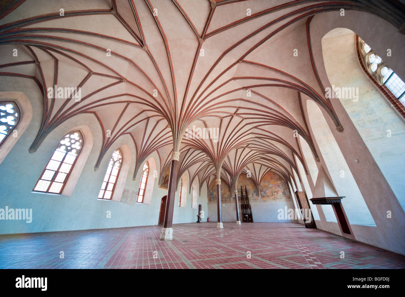 Room with cross vault ceiling in Teutonic Knights castle Malbork, Nogat ...