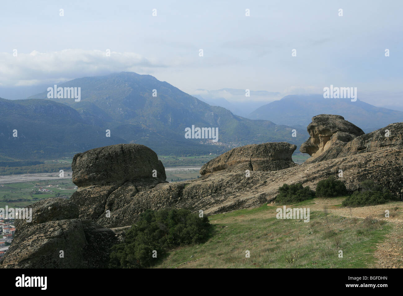 The rock formations of Meteora behind Kalampaka Stock Photo - Alamy