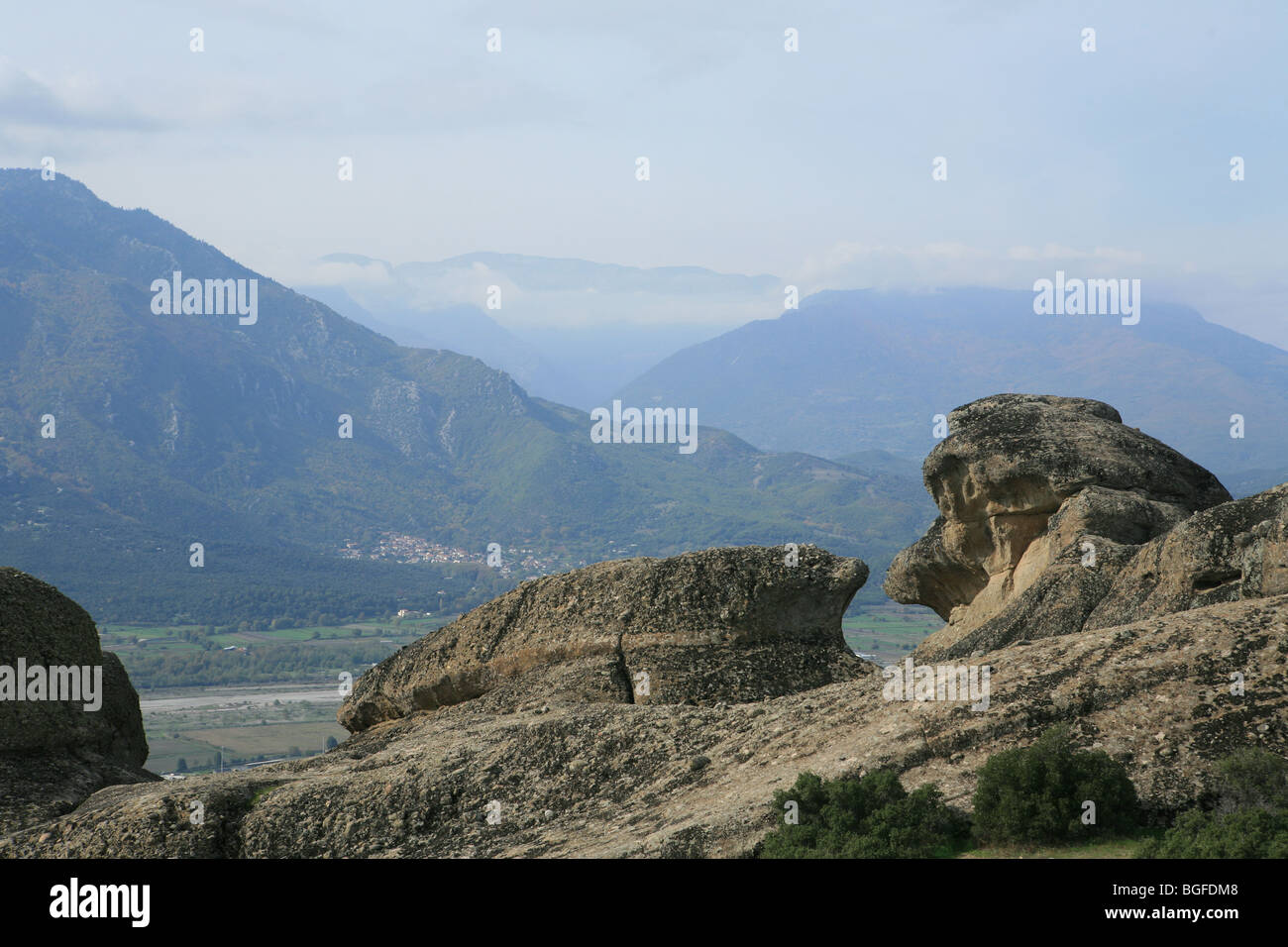 The rock formations of Meteora behind Kalampaka Stock Photo - Alamy