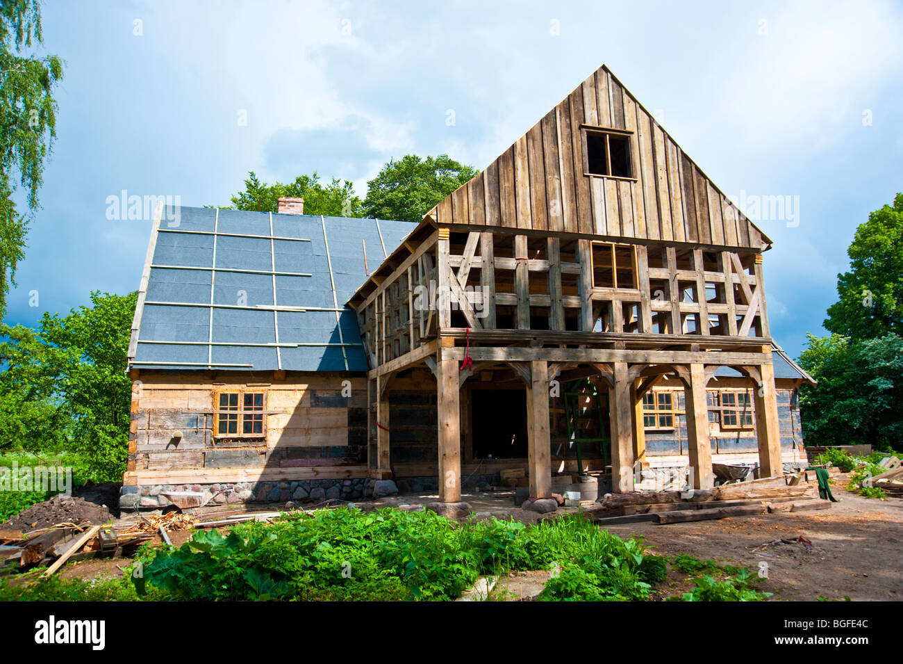 Restauration of half-timbered house under construction at Tujec ...